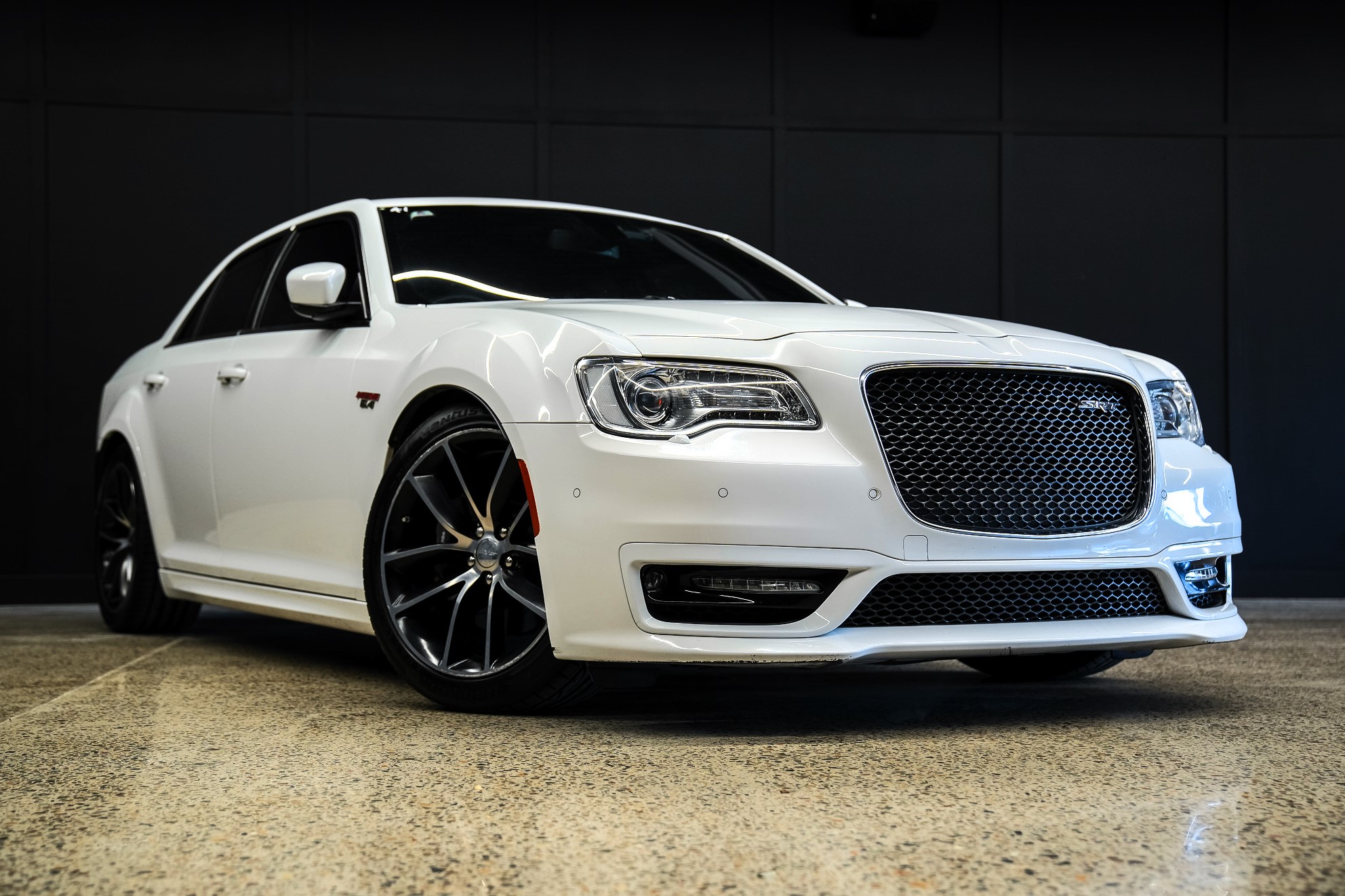 2017 CHRYSLER 300 SRT *HYPERBLACK* - Play Performance