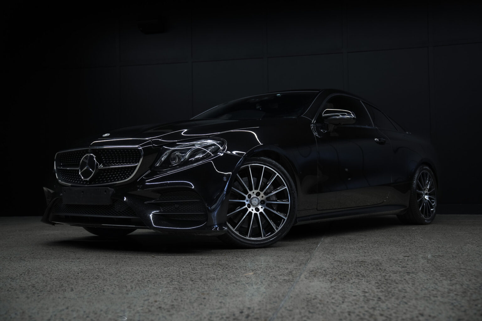 MERCEDES E300 COUPE - Play Performance