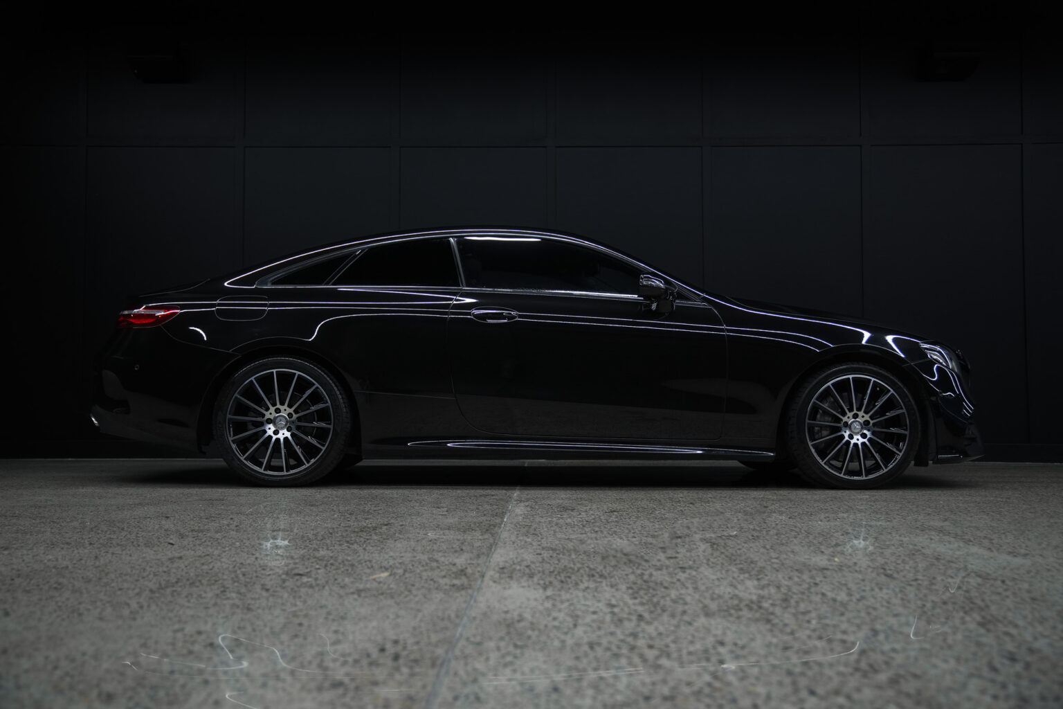 MERCEDES E300 COUPE - Play Performance