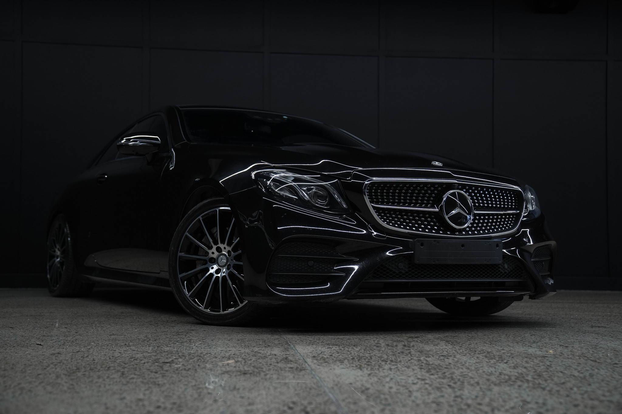 MERCEDES E300 COUPE - Play Performance