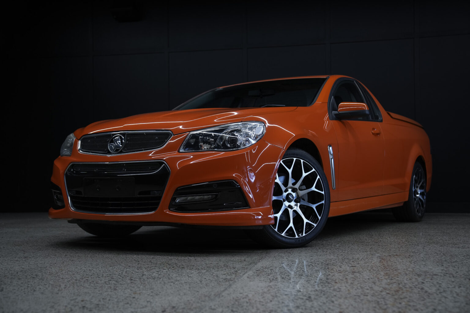 HOLDEN VF SV6 UTE - Play Performance