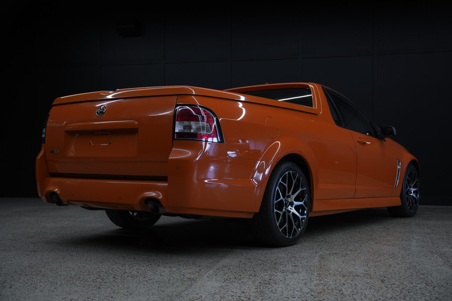 HOLDEN VF SV6 UTE - Play Performance