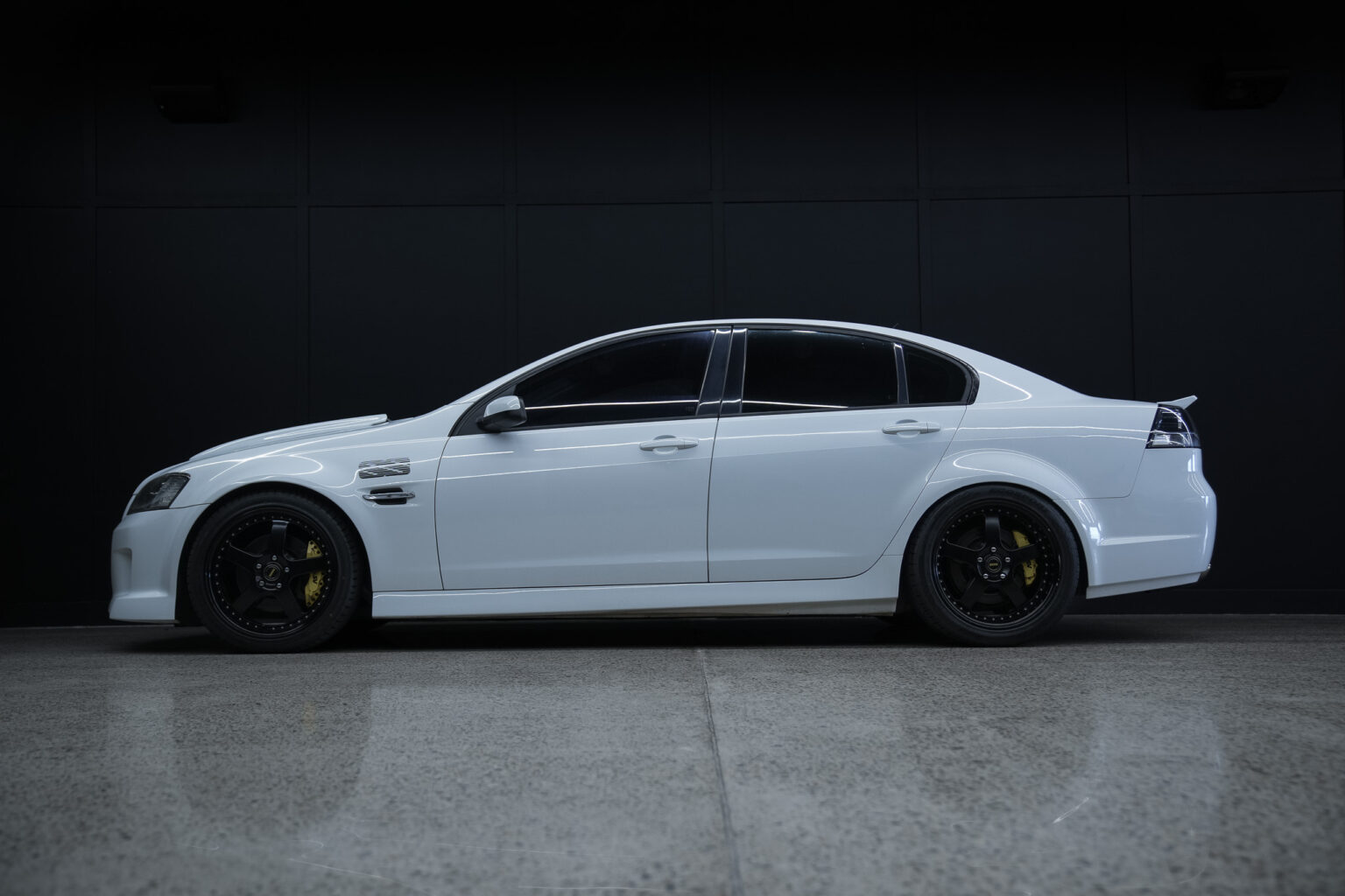 HOLDEN VE SS SEDAN - Play Performance