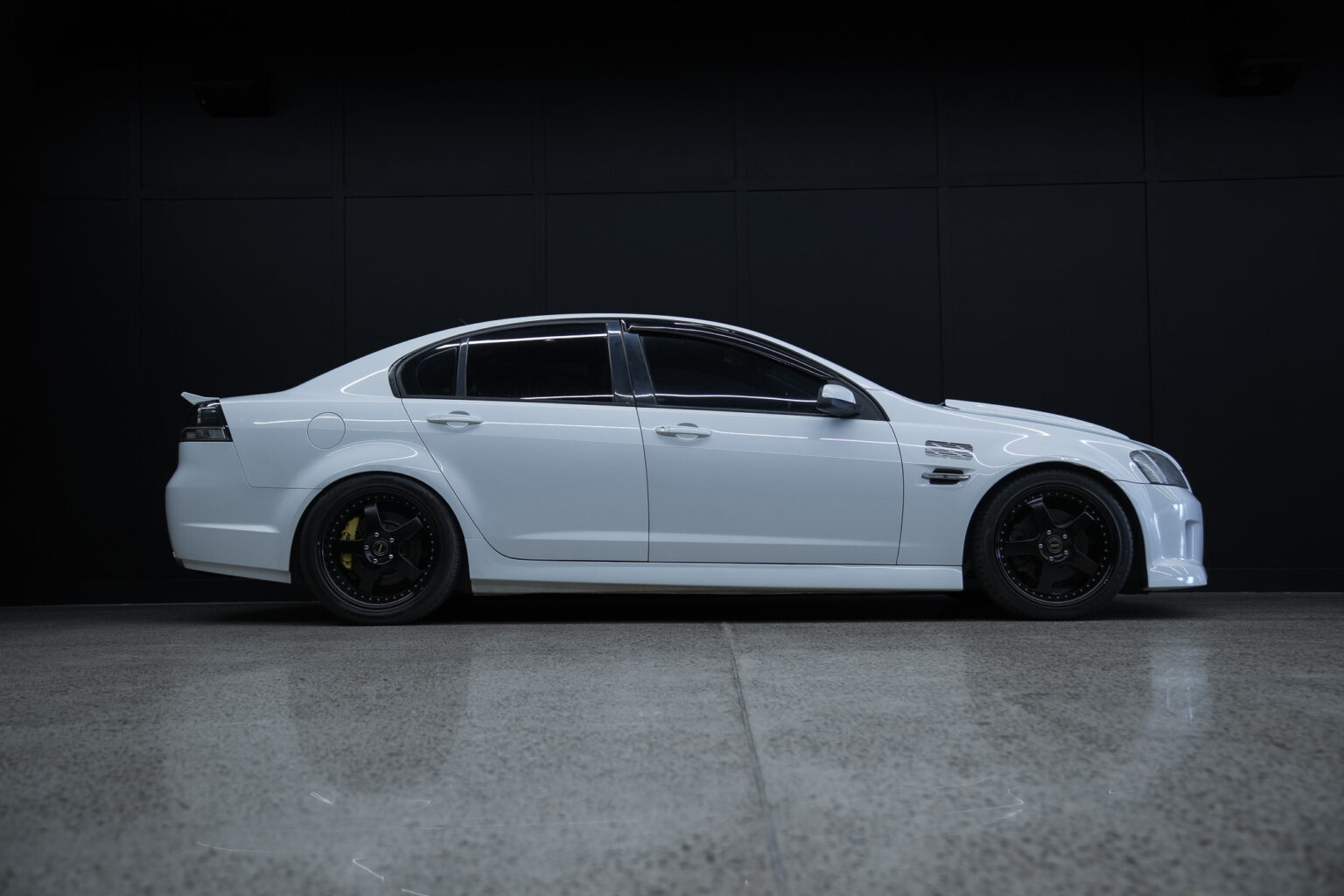 HOLDEN VE SS SEDAN - Play Performance