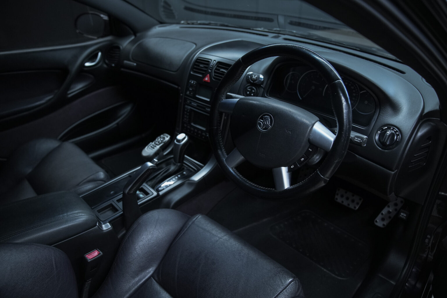 HOLDEN MANARO CV8 COUPE - Play Performance