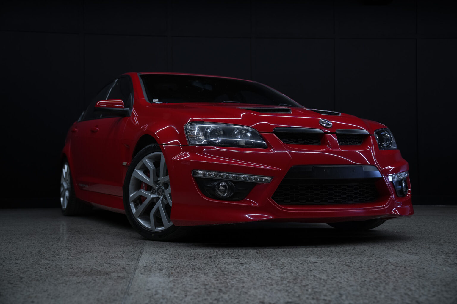 HOLDEN HSV R8 CLUBSPORT - Play Performance