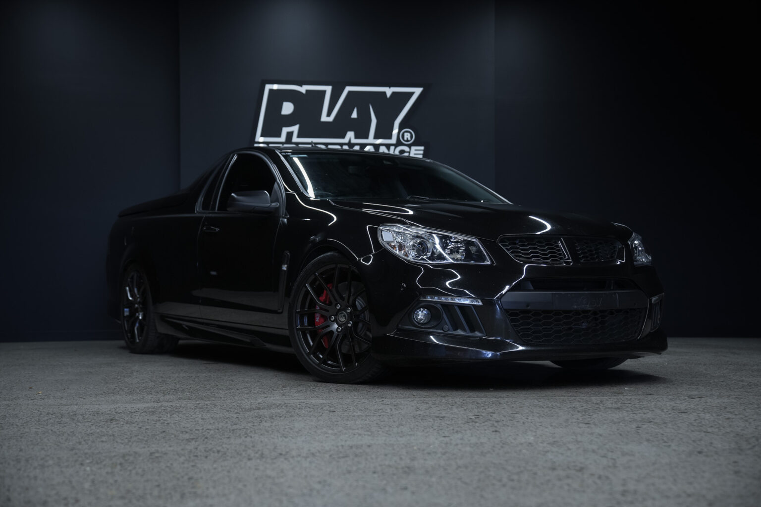 HOLDEN HSV GEN-F R8 MALOO - Play Performance