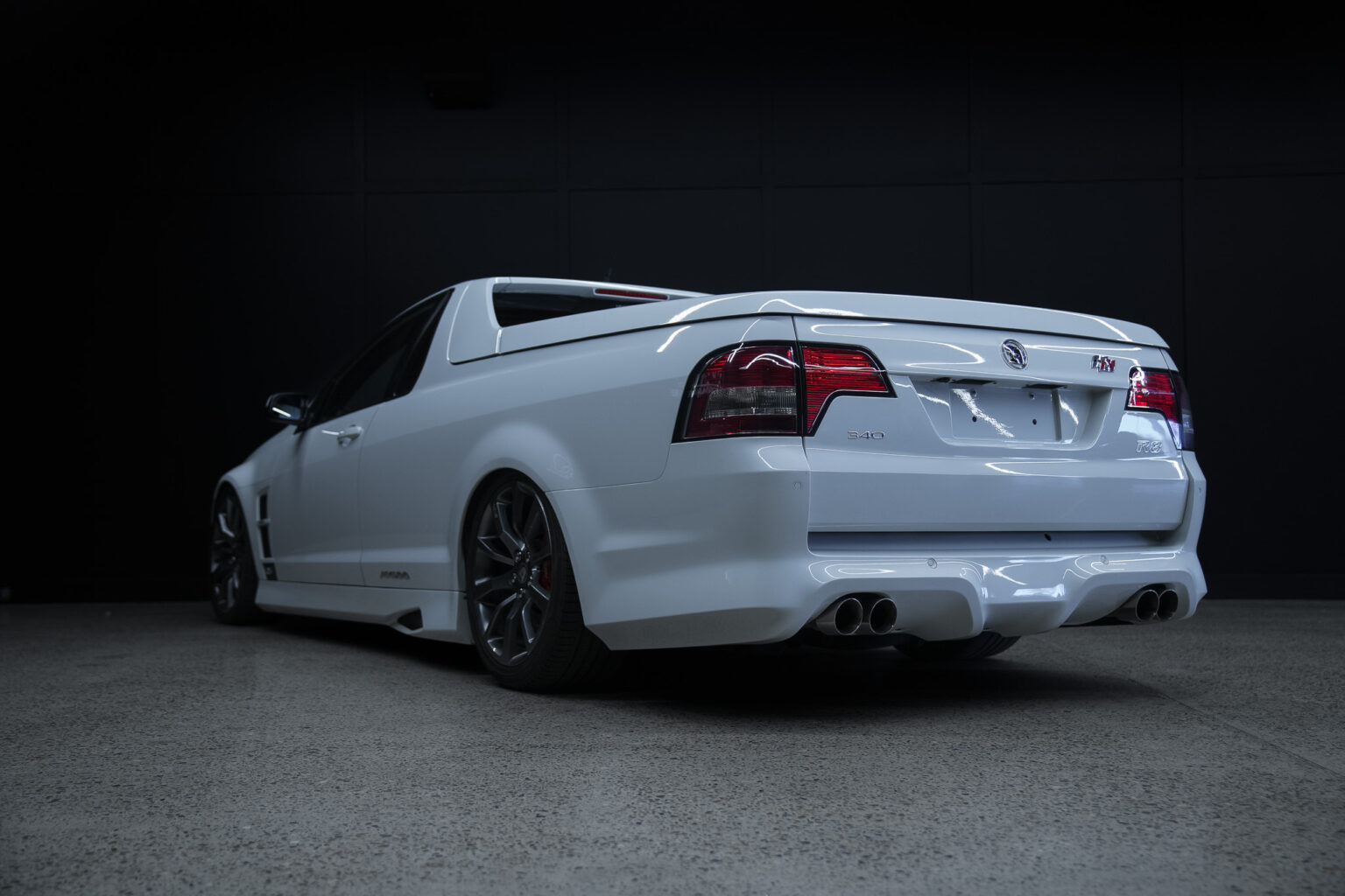 HOLDEN HSV E3 R8 MALOO - Play Performance