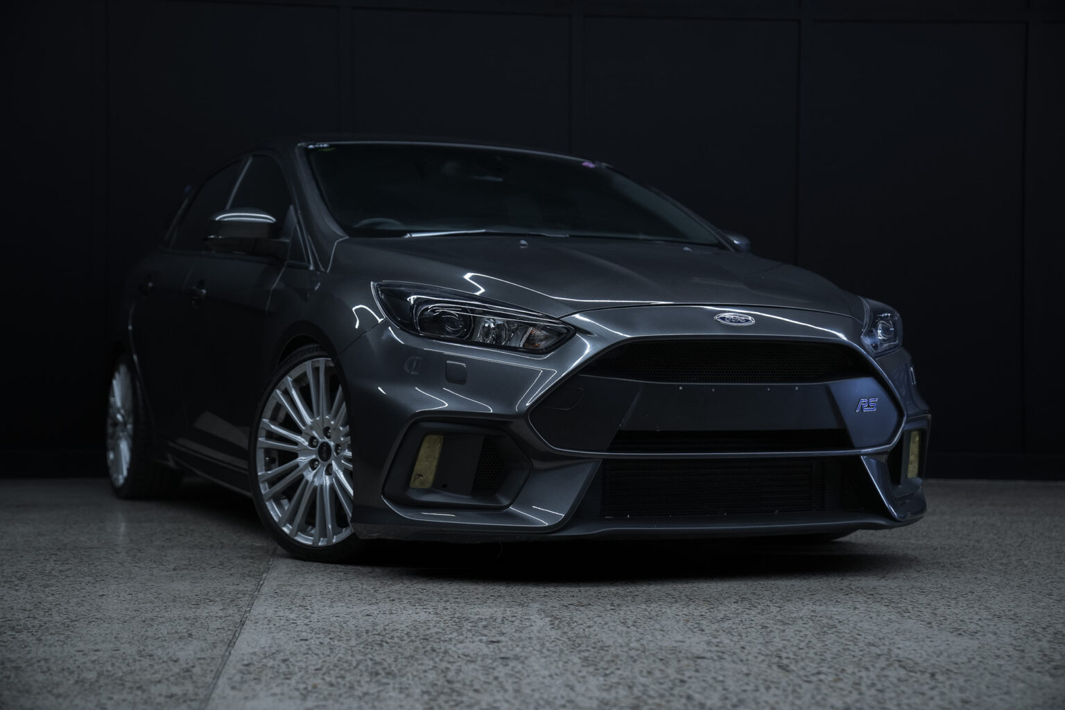 FORD FOCUS RS HATCHBACK - Play Performance