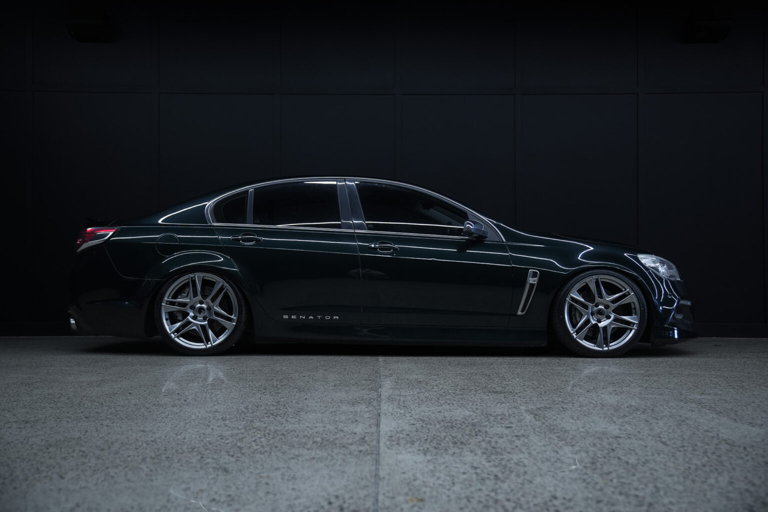 HOLDEN HSV GEN-F SENATOR, RARE! - Play Performance